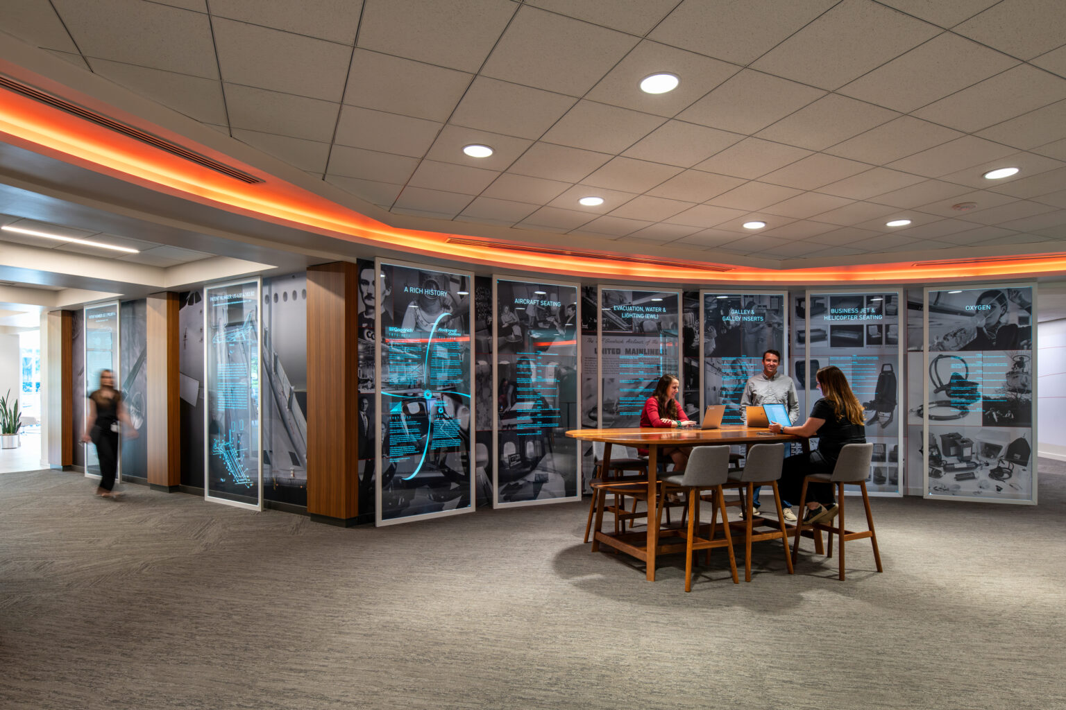 Collins Aerospace 150 Oak Plaza - Branded Environment - Workplace ...